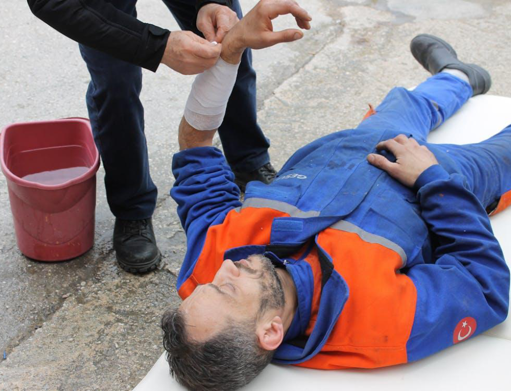 Emergency Medical Response: First Aid for Common Workplace Injuries ...